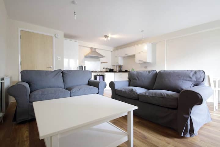 Hawkhill - Contemporary Apartment W Secure Parking - Edinburgh