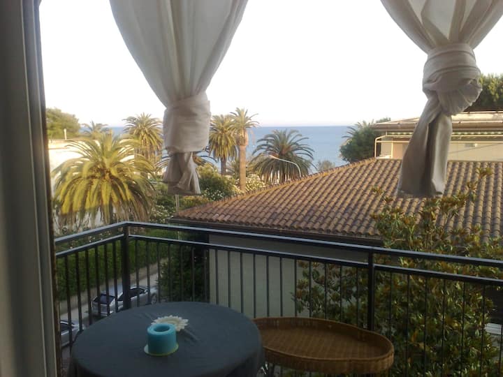 A Terracina Appartamento Con Terrazza Vista Mare - Terracina