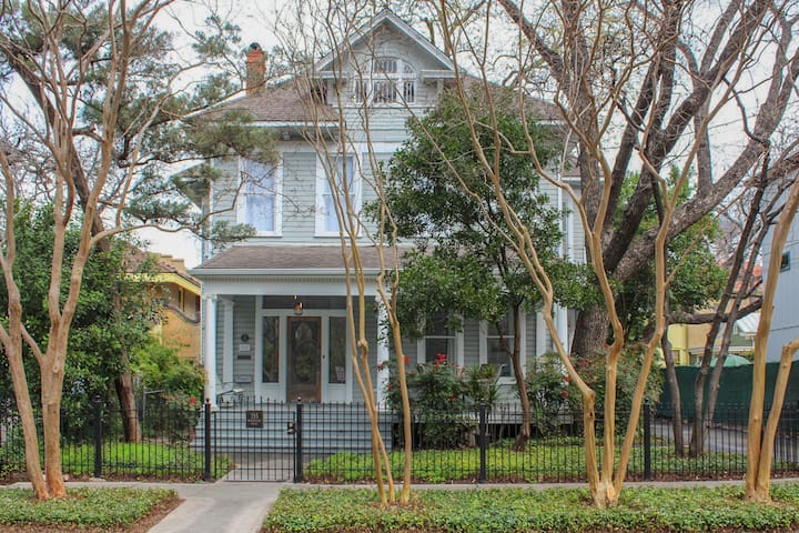 Entire Architect Renovated King William House - San Antonio, TX