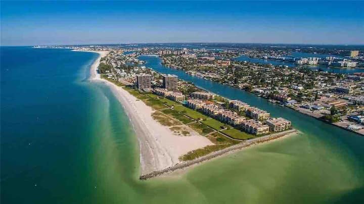 South Pasadena Vacation Rentals & Homes - Florida, United States | Airbnb