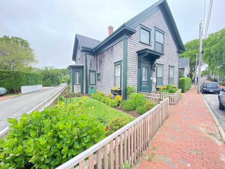 Charming Ack Getaway! Nantucket Perfect Vacation ! - Nantucket, MA