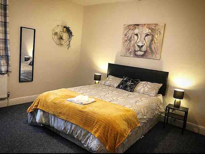 Amazing Airbnb Home. - Bradford