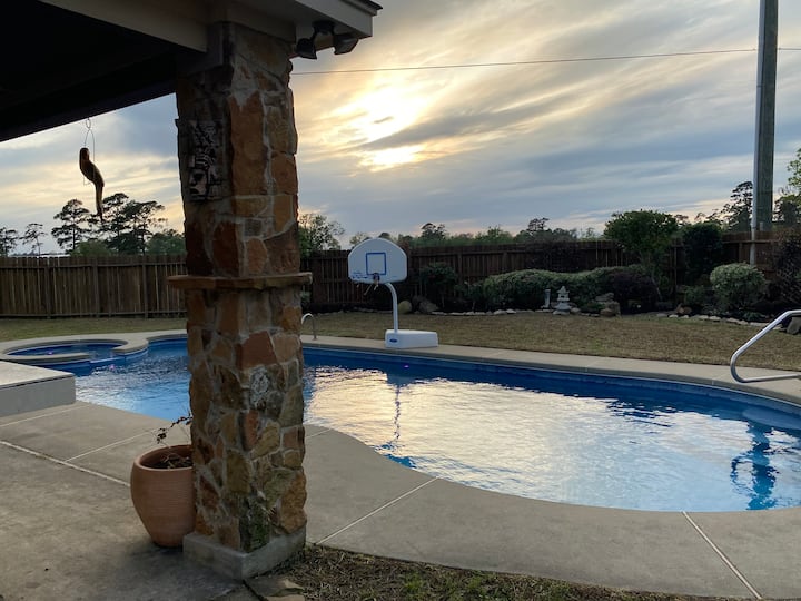 Beautiful Modern Home With Huge Patio And Pool - Northshore - Houston