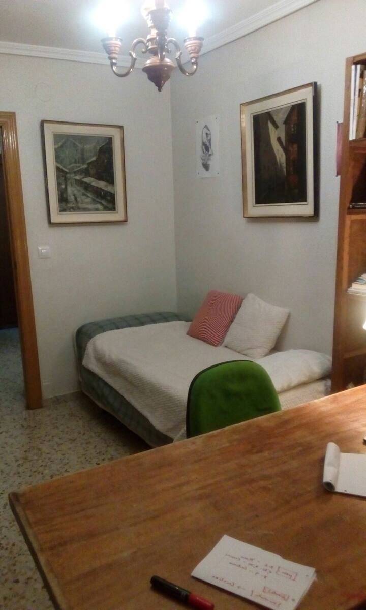 Habitación Privada En Jaén Centro (Con Piano) - Jaén, España