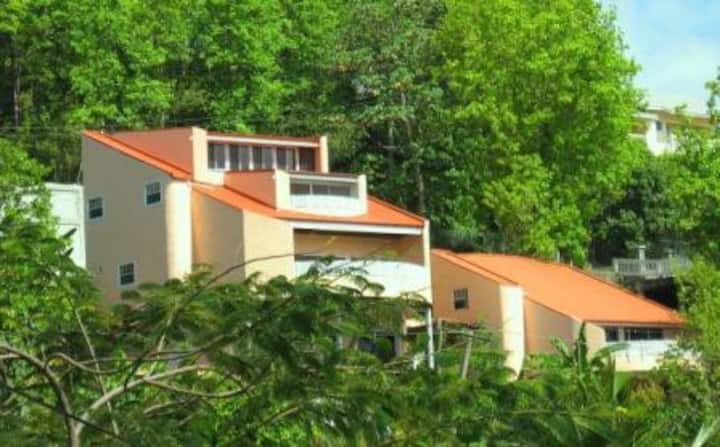 Sun West Villa, Coyaba Grand - Sleeps 8 - 세인트루시아