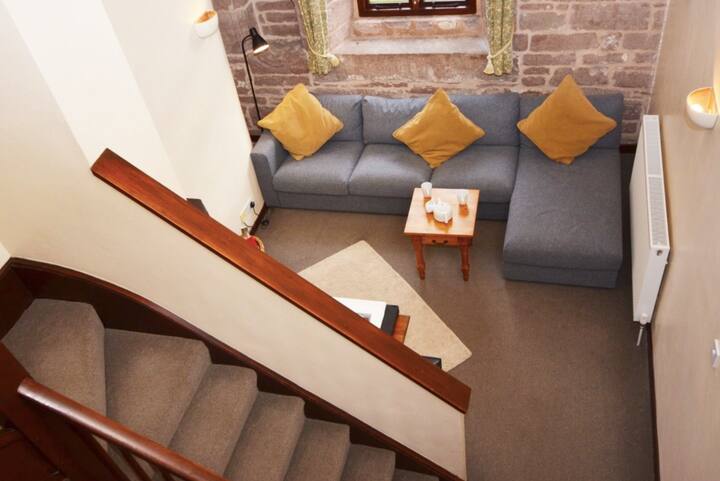 14th C. Conversion Nestled In The Wye Valley - Ross-on-Wye
