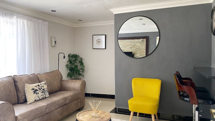 Gorgeous 2-bedroom Apartment - Secunda