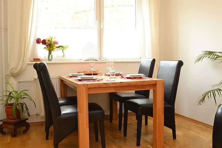 Sun Yard 3 - Aéroport de Berlin Tegel (TXL)