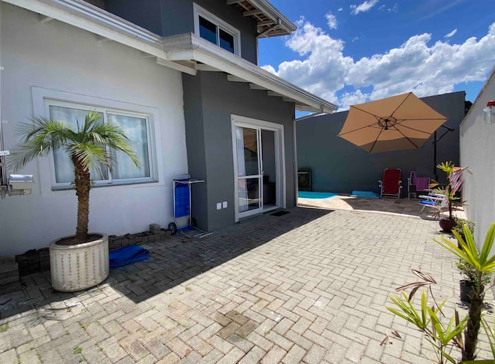 3 Q Sendo 1 Suíte, Churrasqueira, Piscina, Garagem - Guaratuba