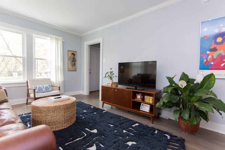 Beautiful Beach Bungalow With Hiking And Hot Tub! - Michigan City, IN