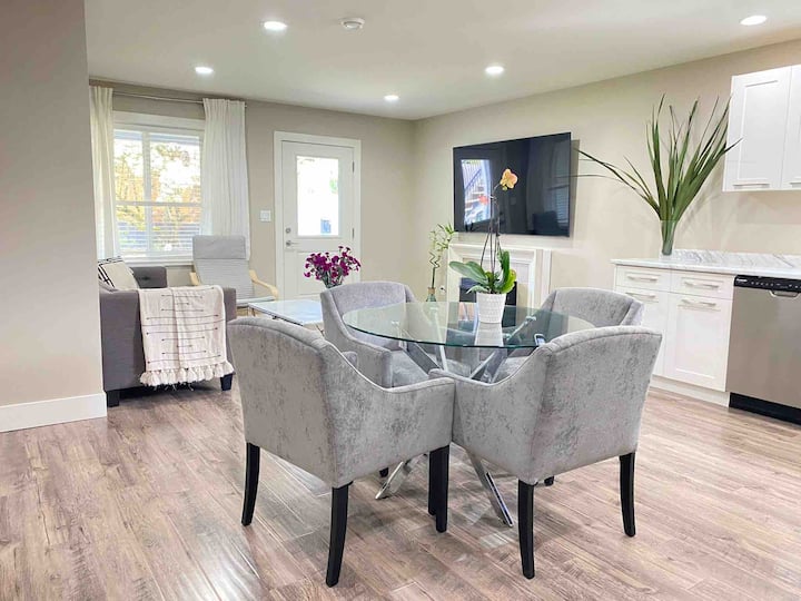 Victoria Garden Suite Steps From Glen Lake - Langford