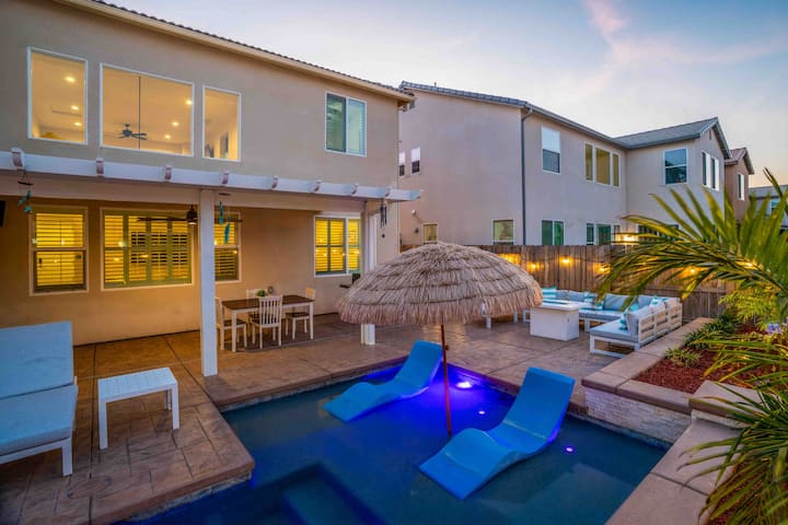 Cancun Resort Style Home Pool/spa - Fresno, CA