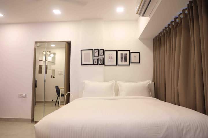 B 5002 Wabi Sabi Studio Apartment Juhu - Mumbai