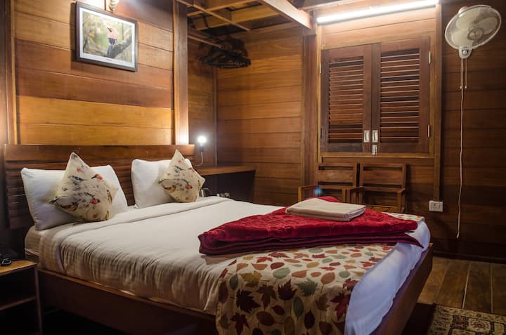Aranya Virasat - Wooden Room - Pangoot