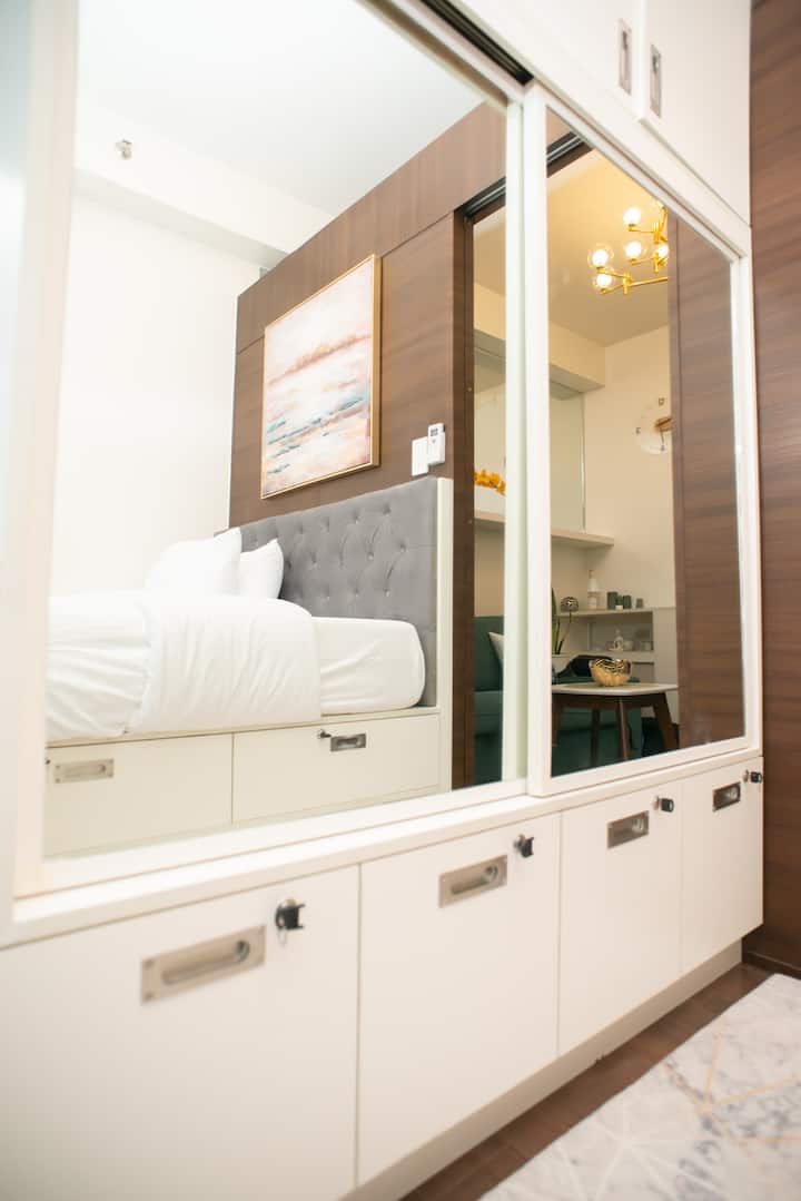 1br Unit W/ Balcony, 150mbps Wi-fi & Netflix @Air - Makati