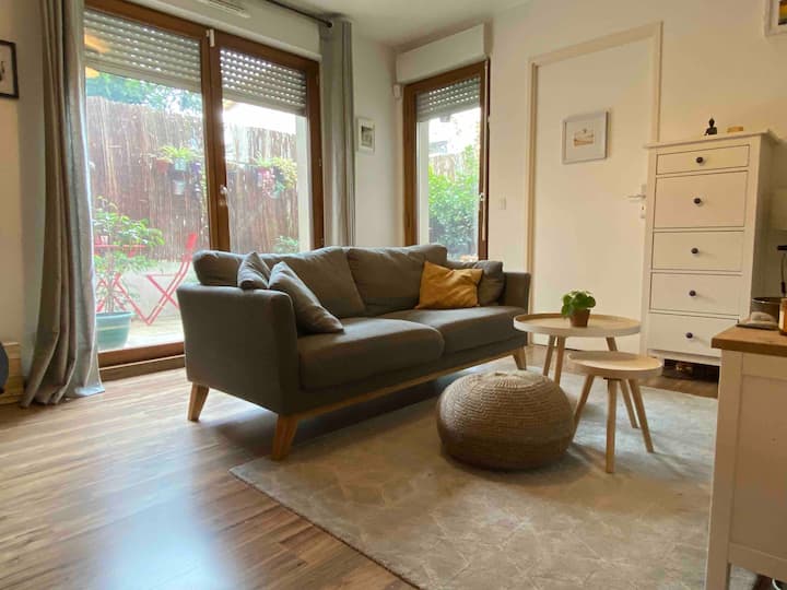 Aubervilliers, Appartement Agréable En Résidence. - Aubervilliers