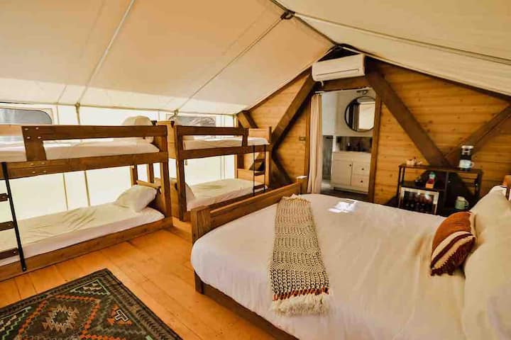 Cave Lakes Canvas Cabin Deluxe Suite #3 (Sleeps 6) - Coral Pink Sand Dunes State Park, Kanab