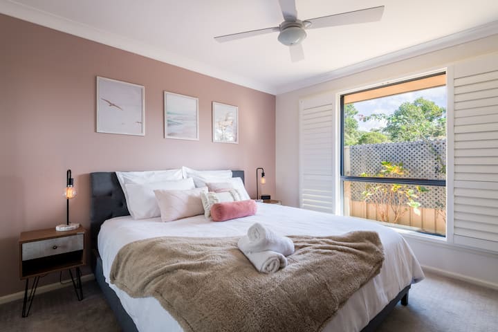 Bay Villa: Peaceful Home, Close To Beach & Shops - Vincentia