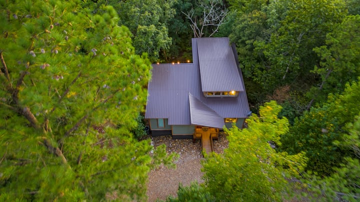 Serene On The Stream High Luxe Modern Honeymoon Cabin On A Creek - Broken Bow, OK