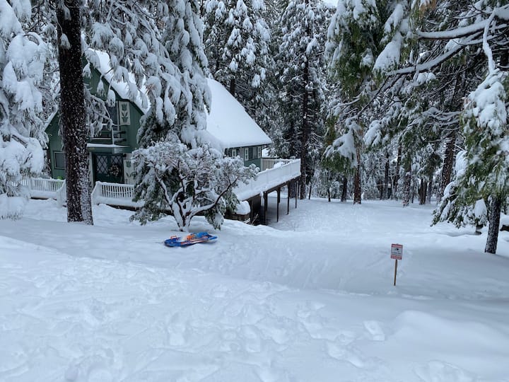Family Cabin In Quiet Neighborhood Near Hiking - Arnold, CA