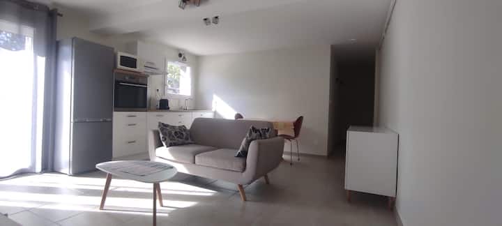 Appartement Calme Avec Piscine Et Jardin - Montélimar