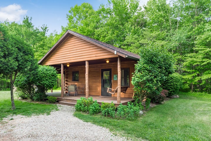 Cozy 2-bed Cabin W/ Stunning Views-oldfield Cabin - Hocking Hills State Park, OH