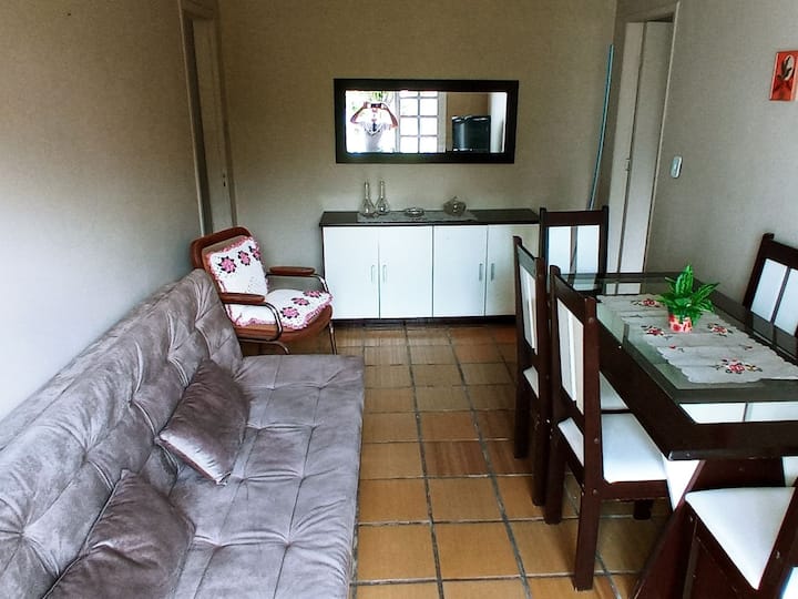 Casa Completa, Pátio Com Sombra No Centro De Passo - 