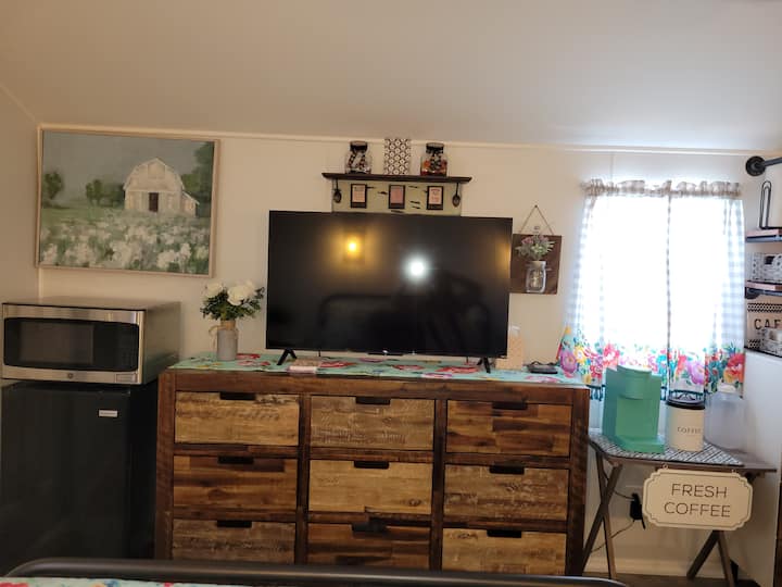 Farmhouse Cottage
Bbq/pool/sauna
No Cleaning Fee - Diamond Lake, Belleview