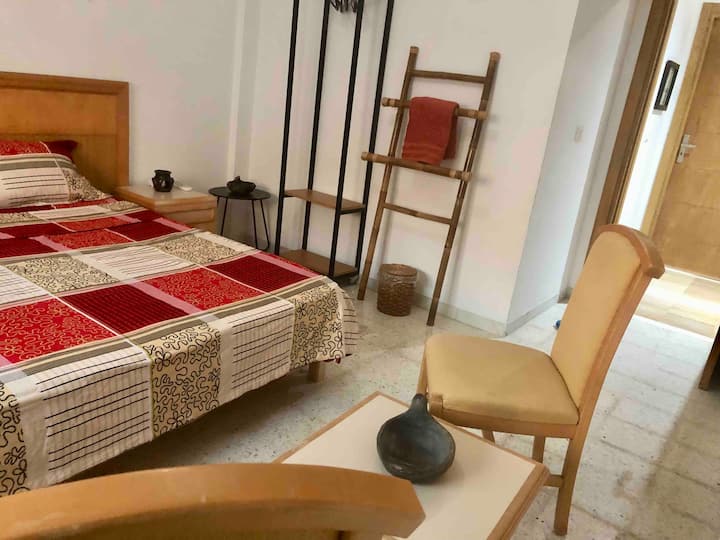Chambre Confortable Dans Un Appartement à Partager - Tunis