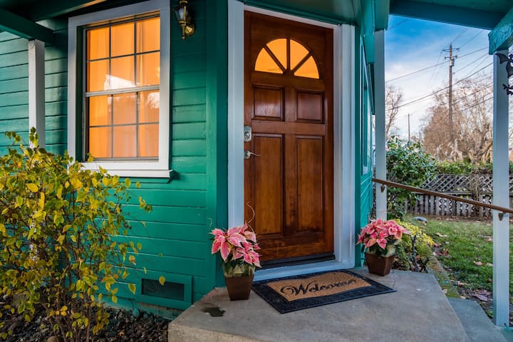 Cozy, Convenient Home And Walkable To Shopping…etc - Ukiah, CA