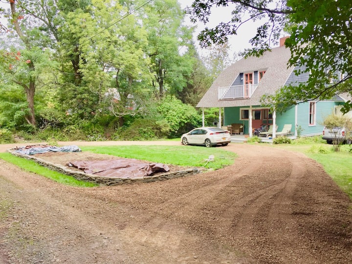 Charming Catskills Victorian - Rock Hill, NY