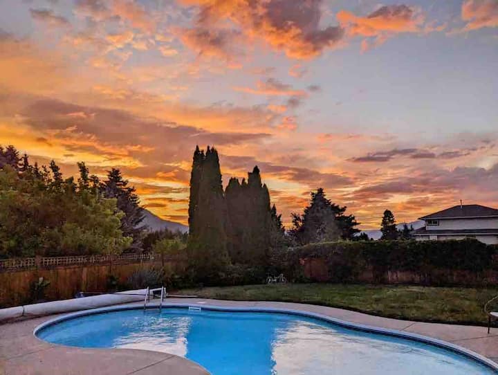 Pool, Patio And Large Bbq/deck Area! - Penticton