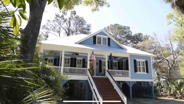 Turtle Shores-cheery Home 2 Blocks From The Beach! - Edisto Island, SC