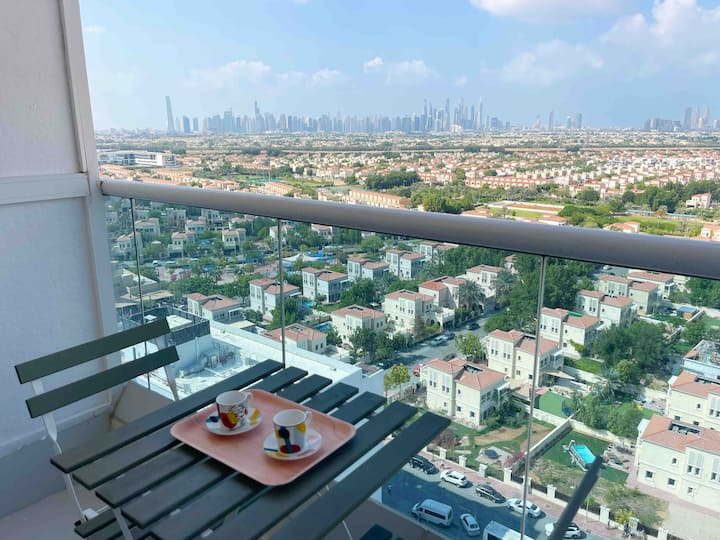 Lush Studio Escape In Jlt I Dubai's Greenest Views - Dubai