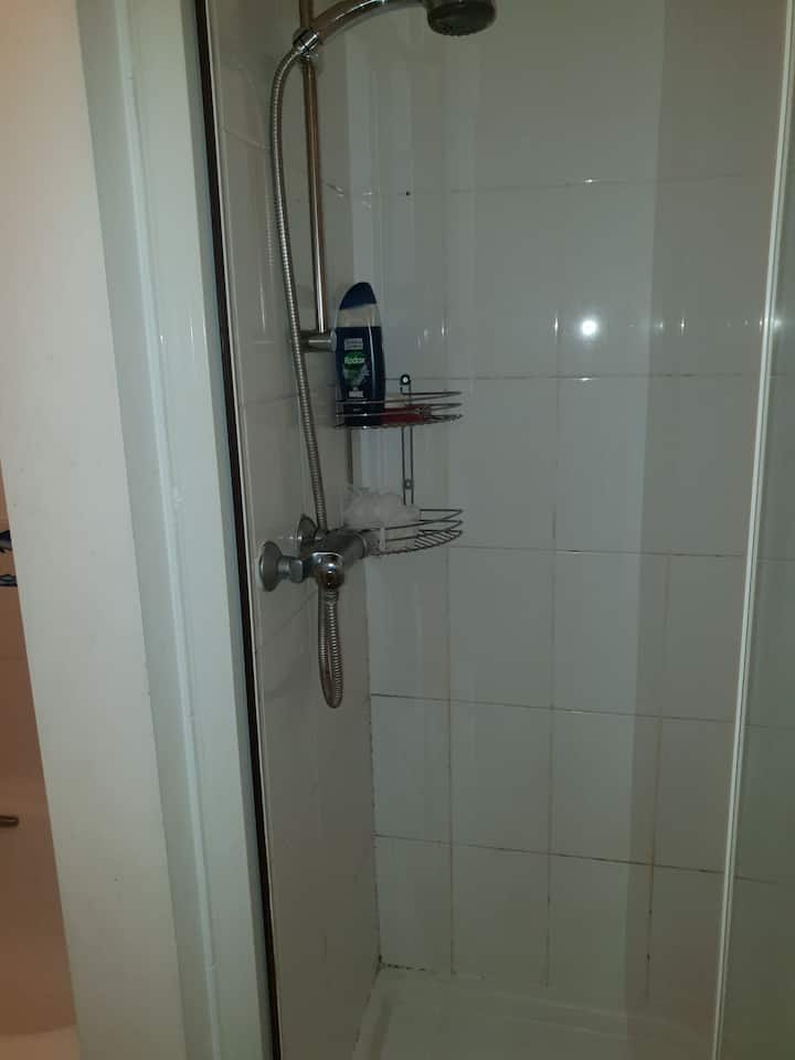 Double Room To Let In A Quiet Neighbourhood Corby - Corby