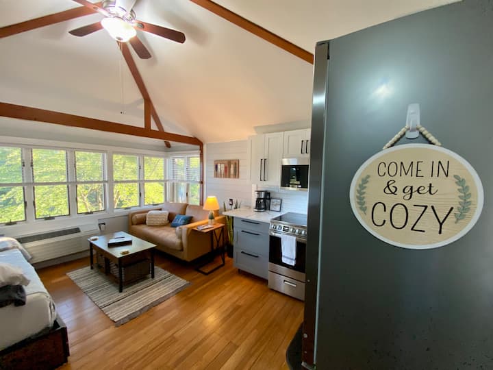 Tiny Lakefront Cottage - Conway, NH