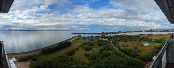 Edinburgh’s Western Harbour Sea View - Edinburgh
