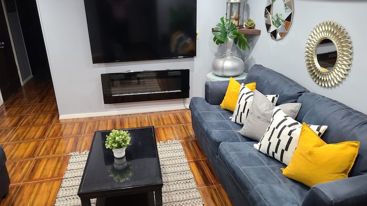 Luxe-exquisite Cozy Space Is One
Minute To L Train - New York