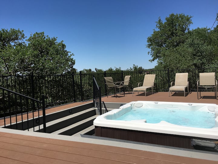 Spanish Hills Escape - Hot Tub & Game Room! - Santa Margarita, CA
