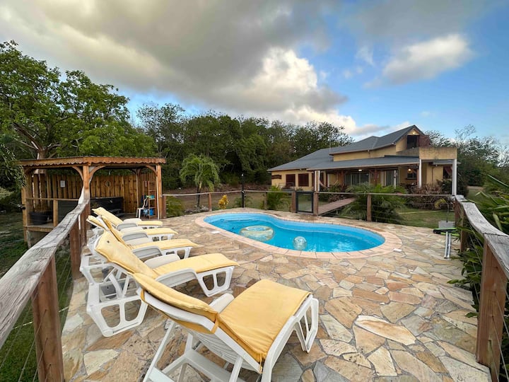 Villa Avec Piscine, Spa,  Jardin, Vue Sur Mer - Guadeloupe