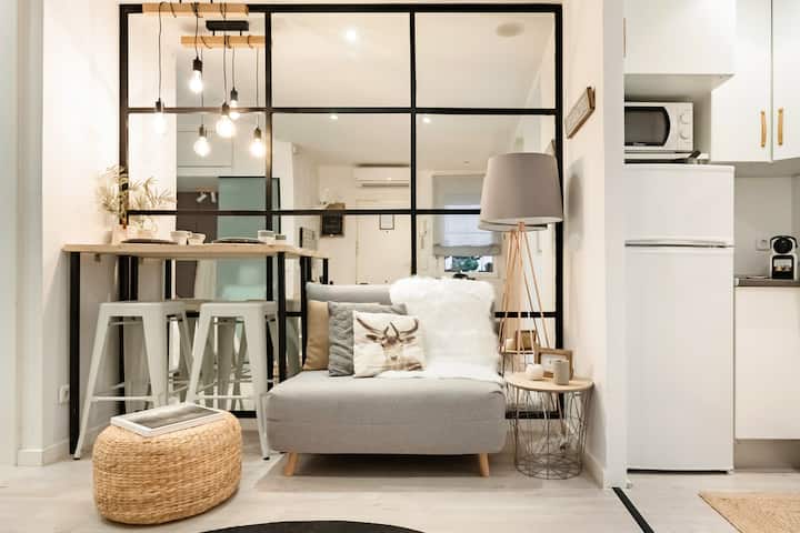 Autumn, Bohemian-inspired Cosy & Modern Open-space, Chueca - Madrid