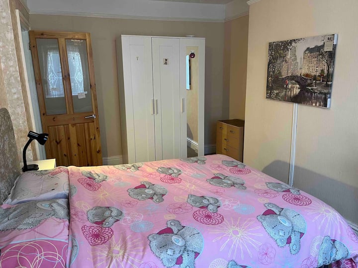Apartment With Shared Garden And Basic Equipments - Plymouth