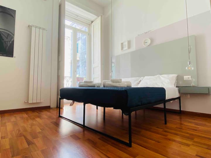 Ascensore,terrazza,cucina  A 4 Minuti Metro Toledo - Campania