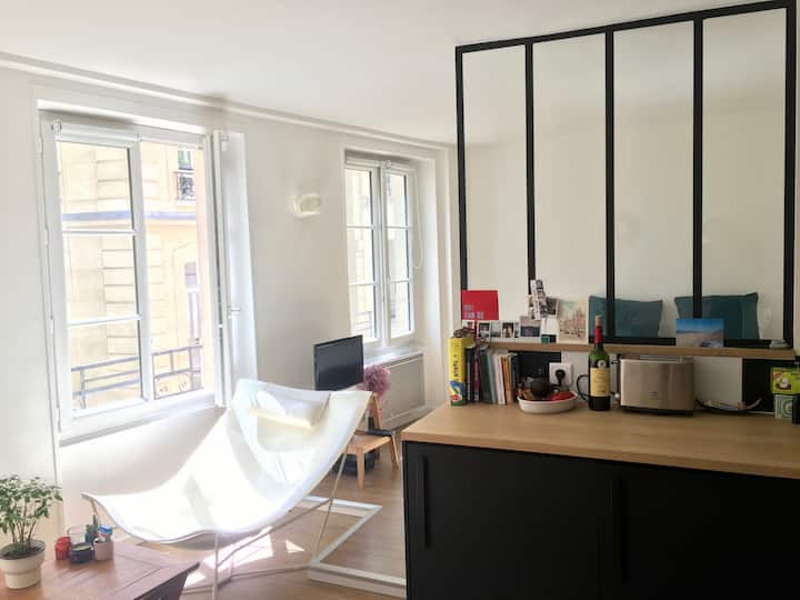 Bright Studio Near The Louvre - Paris 1er Arrondissement
