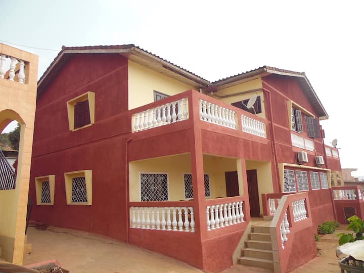 Yaoundé Appartement En Duplex Meublé 4 Chambres - Yaounde