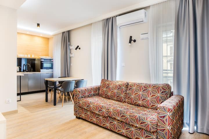 Big 1-bedroom |A/c |Fully-equipped |City Center - Krakow
