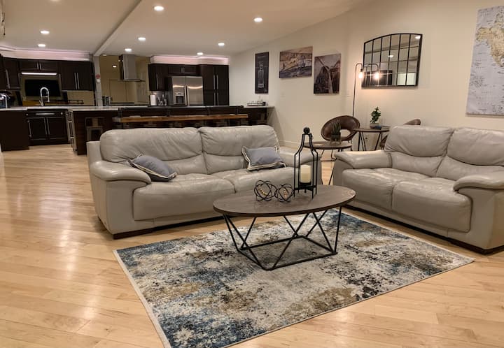 Lost Street Loft 1bd/1ba  
Modern Luxury - Silo, OK