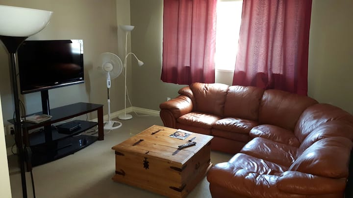 Huge And Comfortable Bedroom In Relaxing Home - Duncan