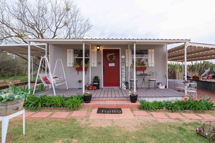 Unique Tiny House With Queen Bed/hot Tub & Wifi - Lake Sweetwater, Sweetwater