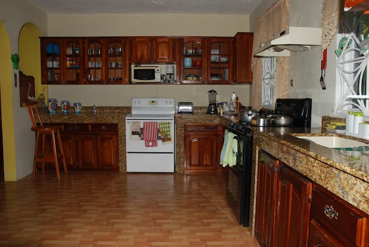 Casa De Montego Bay Guest House - Montego Bay